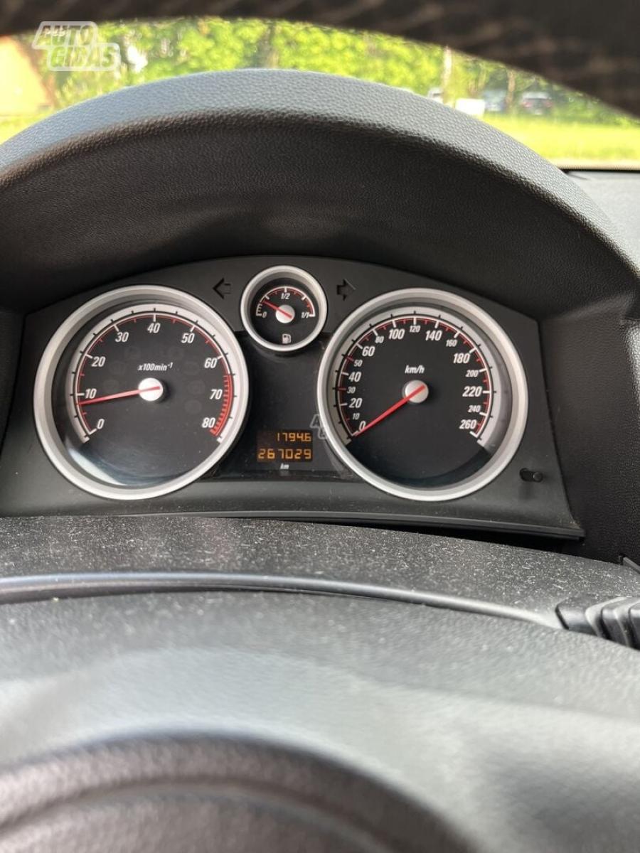 Black Opel Astra 2006 in Alytus, with an engine capacity of 1.80 L and mileage of 267 thousand km for 1000 €, photo 11 on AUTOMOTO.COM.LV