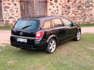 Melns Opel Astra 2006 Valmiera, ar dzinēja tilpumu 1.90 L un nobraukumu 351 tūkst. km par 2000 €, foto 5 vietnē AUTOMOTO.COM.LV