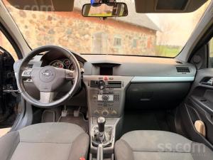 Melns Opel Astra 2006 Valmiera, ar dzinēja tilpumu 1.90 L un nobraukumu 351 tūkst. km par 2000 €, foto 9 vietnē AUTOMOTO.COM.LV