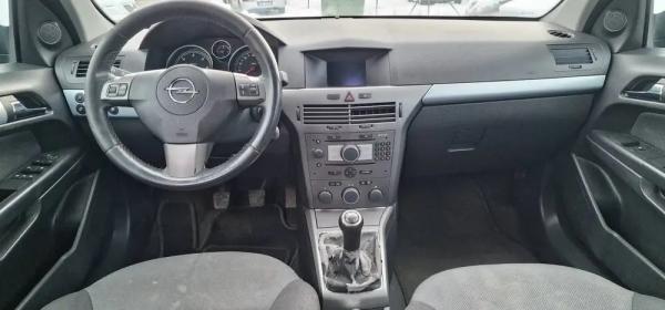 Melns Opel Astra 2006 Valmiera, ar dzinēja tilpumu 1.90 L un nobraukumu 349 tūkst. km par 1250 €, foto 8 vietnē AUTOMOTO.COM.LV