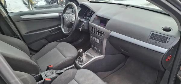 Melns Opel Astra 2006 Valmiera, ar dzinēja tilpumu 1.90 L un nobraukumu 349 tūkst. km par 1250 €, foto 10 vietnē AUTOMOTO.COM.LV