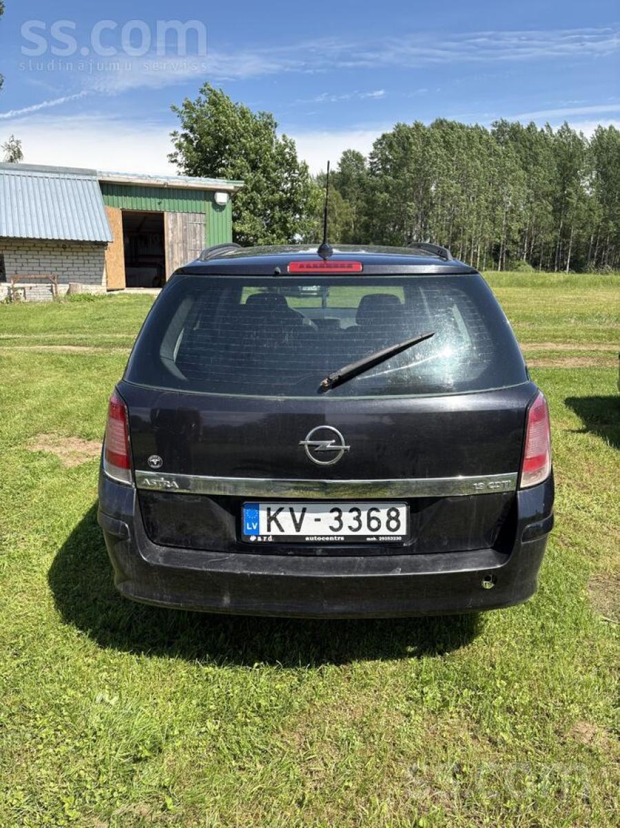 Melns Opel Astra 2006 Cēsis, ar dzinēja tilpumu 1.90 L un nobraukumu 360 tūkst. km par 1700 €, foto 3 vietnē AUTOMOTO.COM.LV