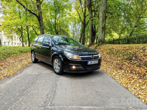 Melns Opel Astra 2006 Rīga, ar dzinēja tilpumu 1.90 L un nobraukumu 281 tūkst. km par 1800 €, foto 1 vietnē AUTOMOTO.COM.LV