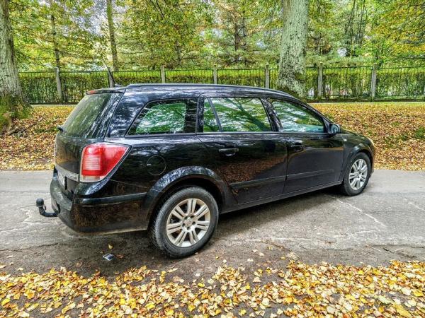 Melns Opel Astra 2006 Rīga, ar dzinēja tilpumu 1.90 L un nobraukumu 281 tūkst. km par 1800 €, foto 3 vietnē AUTOMOTO.COM.LV