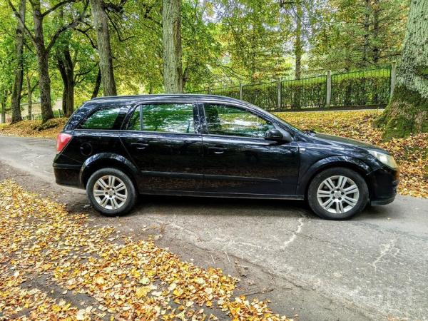 Melns Opel Astra 2006 Rīga, ar dzinēja tilpumu 1.90 L un nobraukumu 281 tūkst. km par 1800 €, foto 4 vietnē AUTOMOTO.COM.LV