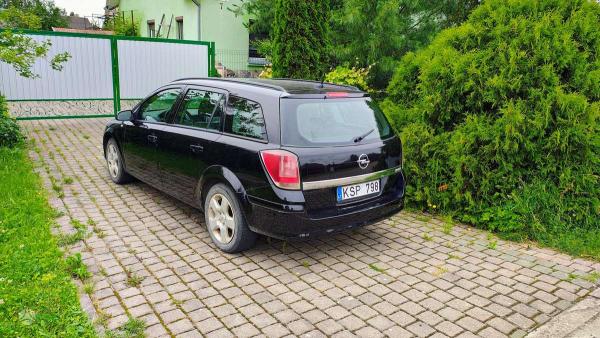 Melns Opel Astra 2006 Kauņa, ar dzinēja tilpumu 1.91 L un nobraukumu 319 tūkst. km par 600 €, foto 5 vietnē AUTOMOTO.COM.LV
