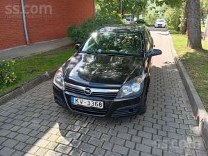 Melns Opel Astra 2006 Cēsis, ar dzinēja tilpumu 1.90 L un nobraukumu 351 tūkst. km par 1350 €, foto  vietnē AUTOMOTO.COM.LV