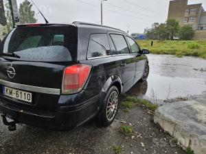 Черный Опель Астра 2006 в Рига, объемом двигателя 1.90 л и пробегом 429 тыс. км за 890 €, фото 6 на AUTOMOTO.COM.LV