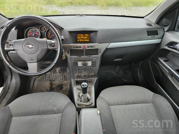 Черный Опель Астра 2006 в Рига, объемом двигателя 1.90 л и пробегом 429 тыс. км за 890 €, фото 10 на AUTOMOTO.COM.LV