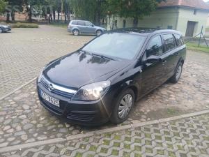 Melns Opel Astra 2006 Cēsis, ar dzinēja tilpumu 1.30 L un nobraukumu 377 tūkst. km par 1000 €, foto  vietnē AUTOMOTO.COM.LV