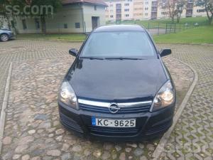 Melns Opel Astra 2006 Cēsis, ar dzinēja tilpumu 1.30 L un nobraukumu 377 tūkst. km par 1000 €, foto 3 vietnē AUTOMOTO.COM.LV