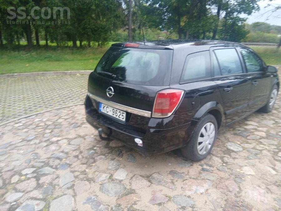 Melns Opel Astra 2006 Cēsis, ar dzinēja tilpumu 1.30 L un nobraukumu 377 tūkst. km par 1000 €, foto 6 vietnē AUTOMOTO.COM.LV
