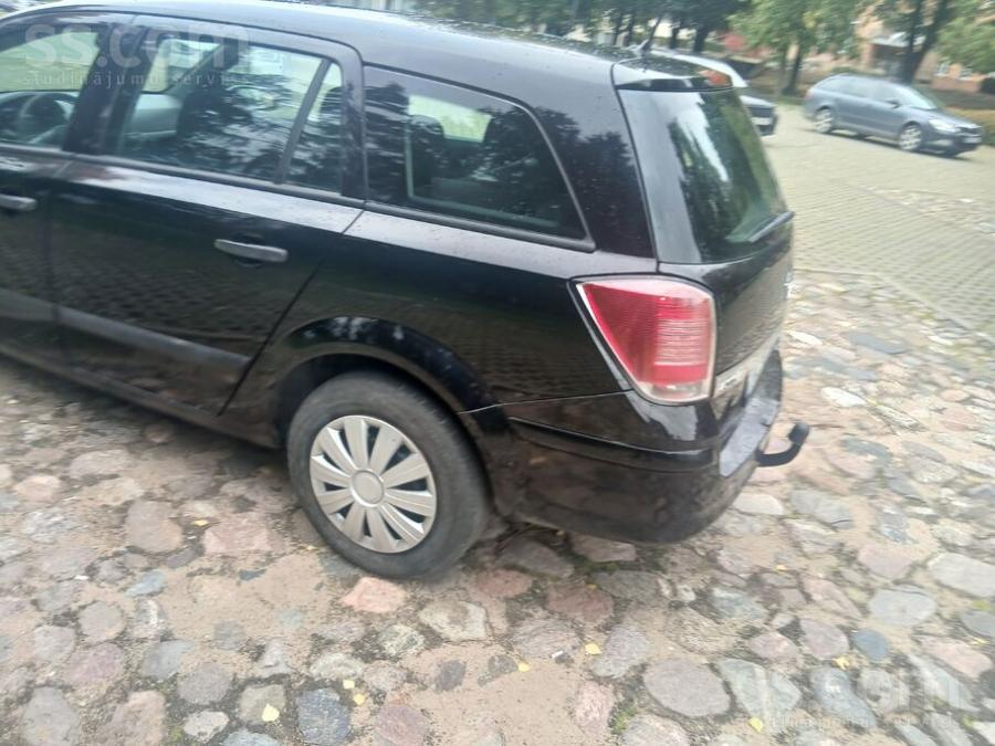 Melns Opel Astra 2006 Cēsis, ar dzinēja tilpumu 1.30 L un nobraukumu 377 tūkst. km par 1000 €, foto 8 vietnē AUTOMOTO.COM.LV
