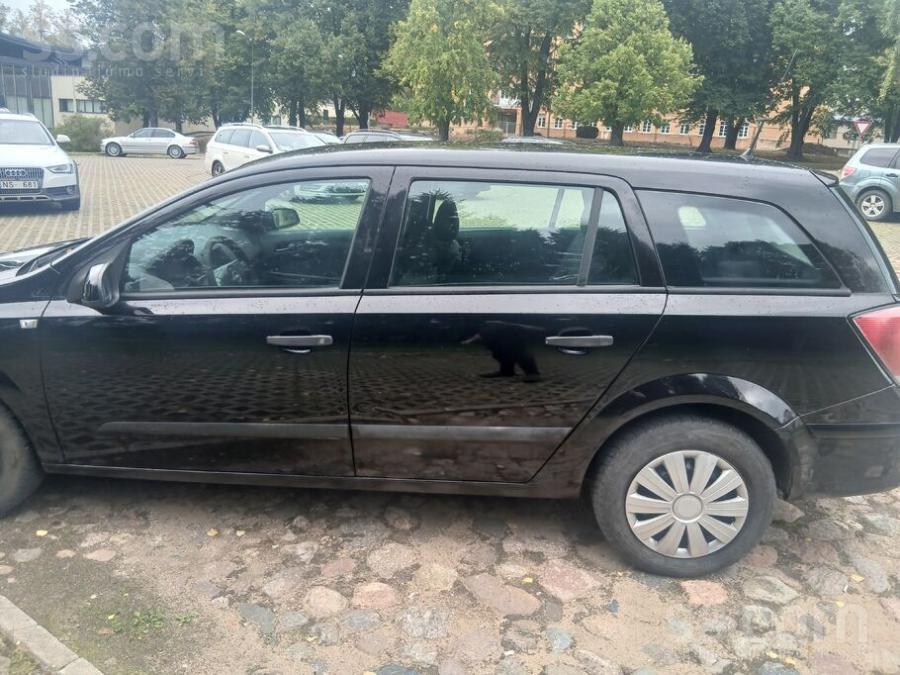 Melns Opel Astra 2006 Cēsis, ar dzinēja tilpumu 1.30 L un nobraukumu 377 tūkst. km par 1000 €, foto 9 vietnē AUTOMOTO.COM.LV