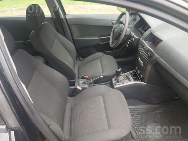 Melns Opel Astra 2006 Cēsis, ar dzinēja tilpumu 1.30 L un nobraukumu 377 tūkst. km par 1000 €, foto 11 vietnē AUTOMOTO.COM.LV