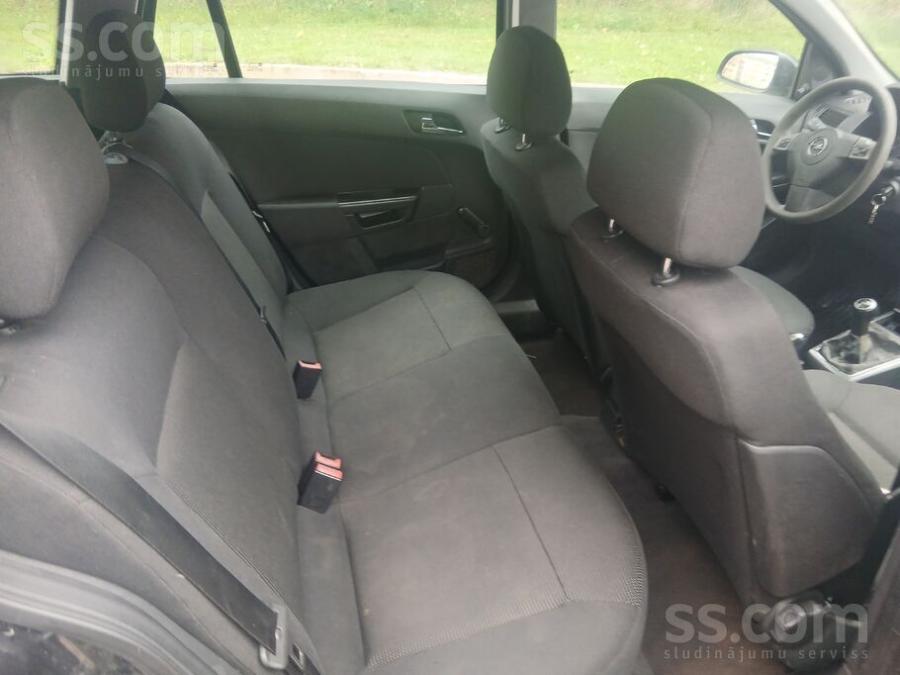 Melns Opel Astra 2006 Cēsis, ar dzinēja tilpumu 1.30 L un nobraukumu 377 tūkst. km par 1000 €, foto 12 vietnē AUTOMOTO.COM.LV