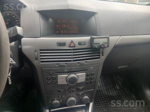 Melns Opel Astra 2006 Cēsis, ar dzinēja tilpumu 1.30 L un nobraukumu 377 tūkst. km par 1000 €, foto 14 vietnē AUTOMOTO.COM.LV