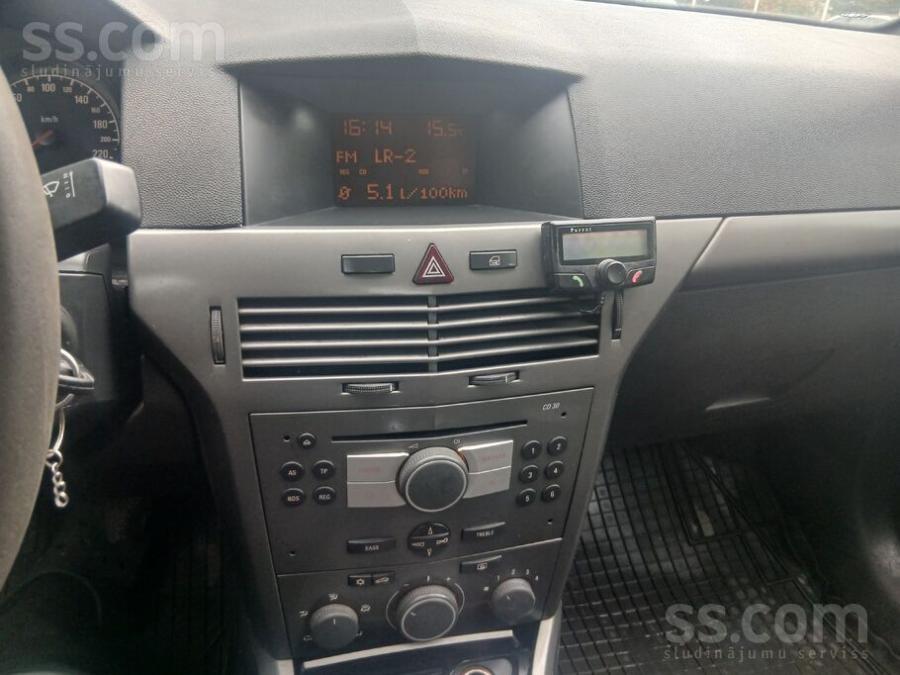 Melns Opel Astra 2006 Cēsis, ar dzinēja tilpumu 1.30 L un nobraukumu 377 tūkst. km par 1000 €, foto 14 vietnē AUTOMOTO.COM.LV