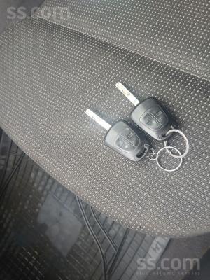 Melns Opel Astra 2006 Cēsis, ar dzinēja tilpumu 1.30 L un nobraukumu 377 tūkst. km par 1000 €, foto 16 vietnē AUTOMOTO.COM.LV