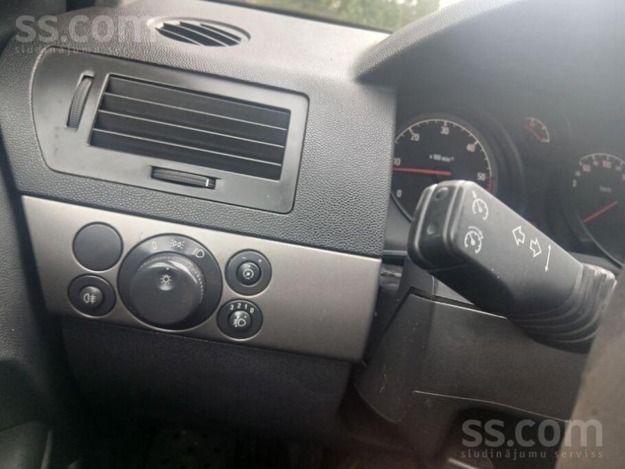 Melns Opel Astra 2006 Cēsis, ar dzinēja tilpumu 1.30 L un nobraukumu 377 tūkst. km par 1000 €, foto 17 vietnē AUTOMOTO.COM.LV