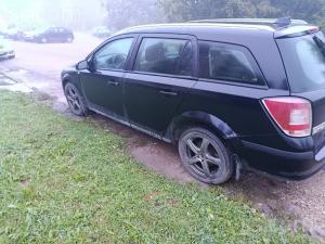 Opel Astra 2006 Jēkabpils vietnē Melns Opel Astra 2006 Jēkabpils, ar dzinēja tilpumu 1.90 L un nobraukumu 371 tūkst. km par 2100 €, foto 1 vietnē AUTOMOTO.COM.LV