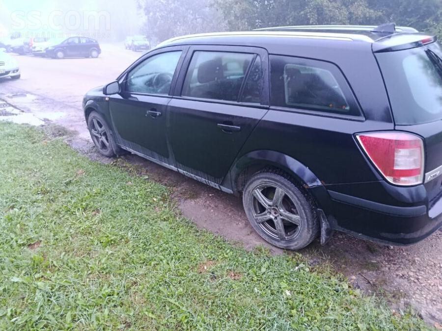 Melns Opel Astra 2006 Jēkabpils, ar dzinēja tilpumu 1.90 L un nobraukumu 371 tūkst. km par 2100 €, foto 1 vietnē AUTOMOTO.COM.LV
