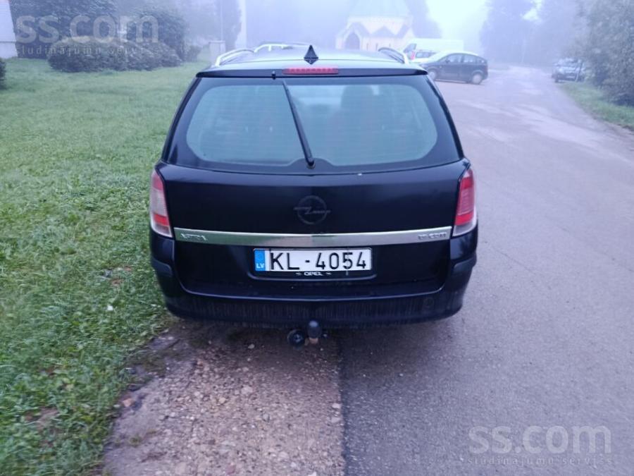 Melns Opel Astra 2006 Jēkabpils, ar dzinēja tilpumu 1.90 L un nobraukumu 371 tūkst. km par 2100 €, foto 3 vietnē AUTOMOTO.COM.LV