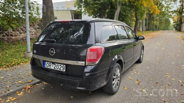 Melns Opel Astra 2006 Balvi, ar dzinēja tilpumu 1.70 L un nobraukumu 360 tūkst. km par 1350 €, foto 8 vietnē AUTOMOTO.COM.LV