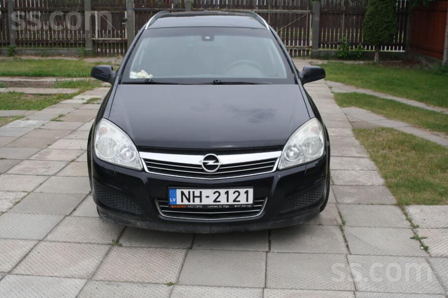 Black Opel Astra 2007 in Riga, with an engine capacity of 1.70 L and mileage of 289 thousand km for 1250 €, photo 3 on AUTOMOTO.COM.LV
