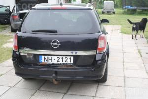 Black Opel Astra 2007 in Riga, with an engine capacity of 1.70 L and mileage of 289 thousand km for 1250 €, photo 6 on AUTOMOTO.COM.LV