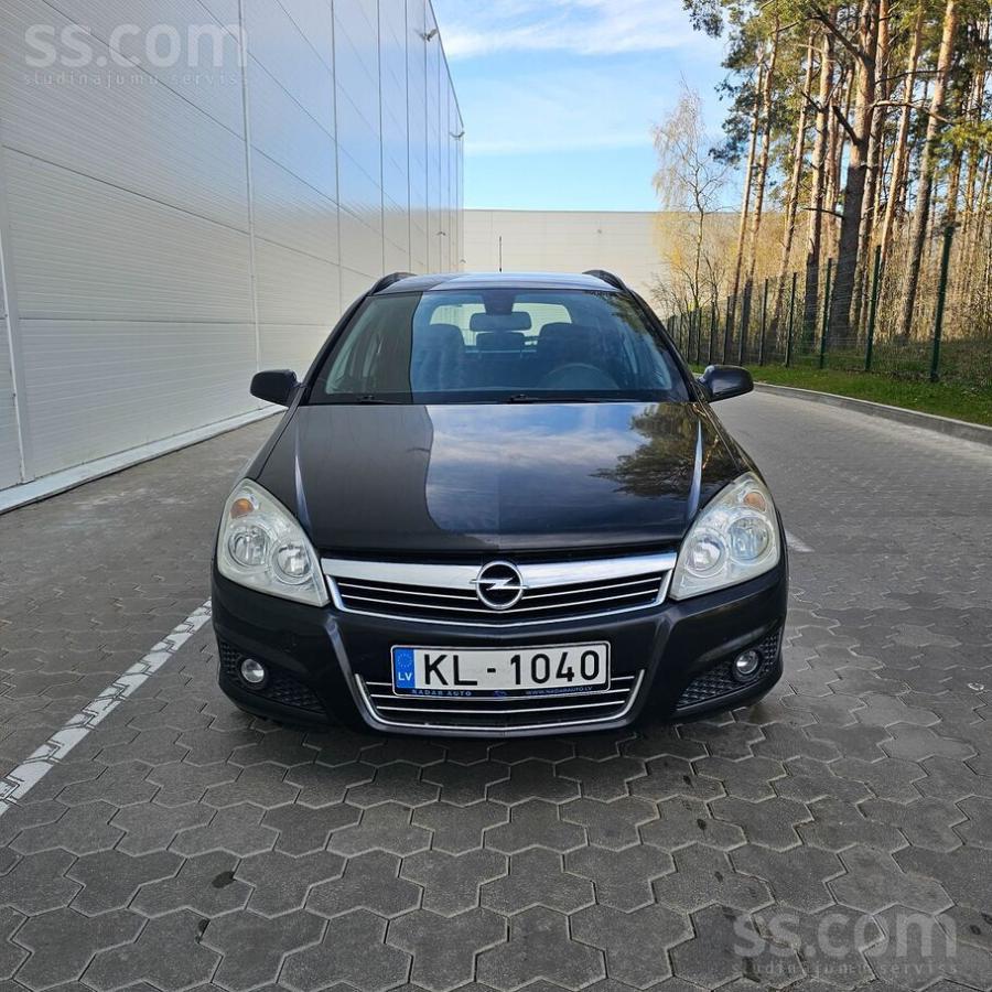 Melns Opel Astra 2007 Rīga, ar dzinēja tilpumu 1.70 L un nobraukumu 373 tūkst. km par 1510 €, foto 3 vietnē AUTOMOTO.COM.LV