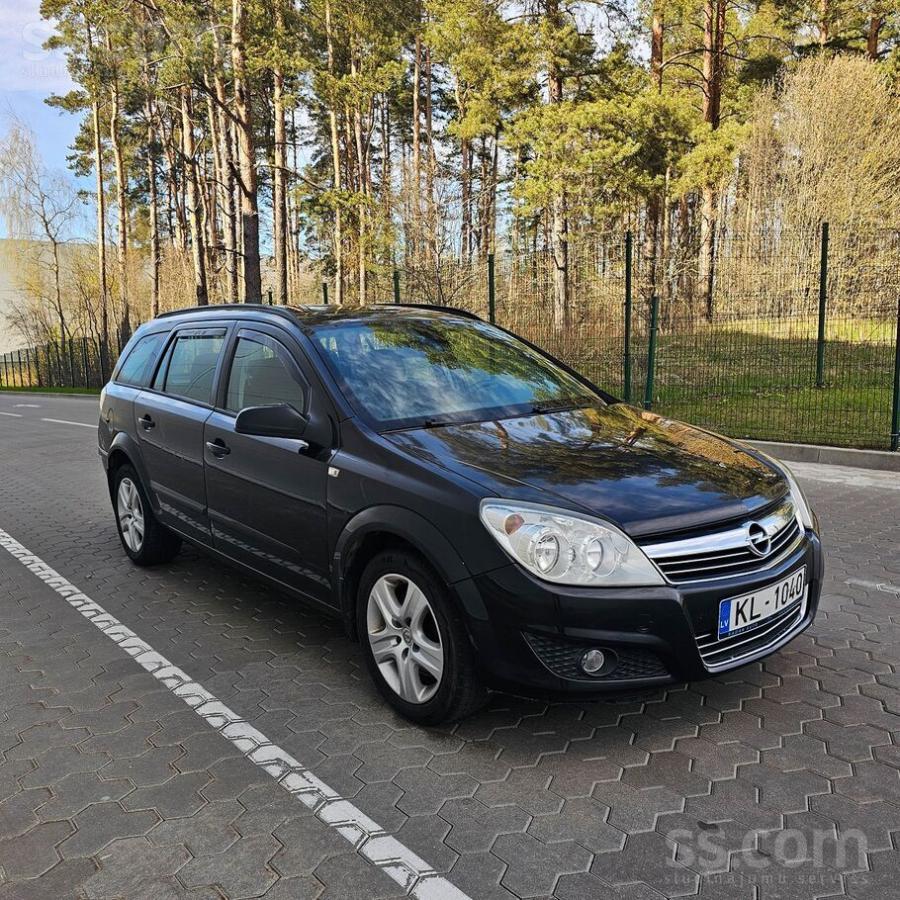 Melns Opel Astra 2007 Rīga, ar dzinēja tilpumu 1.70 L un nobraukumu 373 tūkst. km par 1510 €, foto 4 vietnē AUTOMOTO.COM.LV