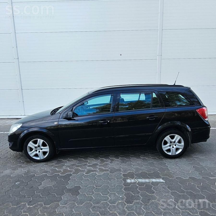 Melns Opel Astra 2007 Rīga, ar dzinēja tilpumu 1.70 L un nobraukumu 373 tūkst. km par 1510 €, foto 5 vietnē AUTOMOTO.COM.LV