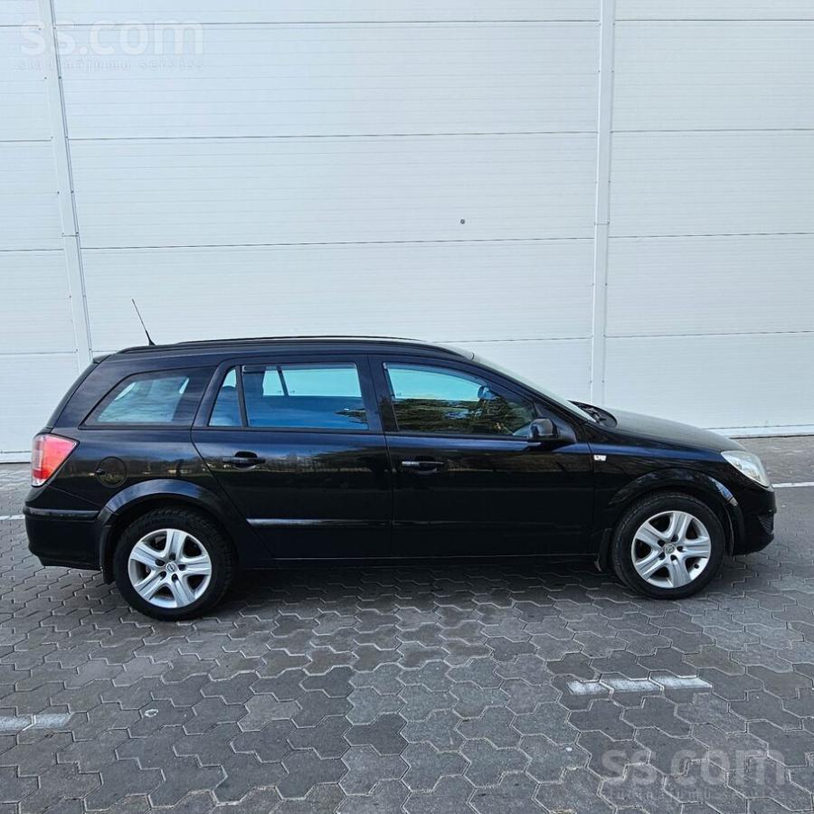 Melns Opel Astra 2007 Rīga, ar dzinēja tilpumu 1.70 L un nobraukumu 373 tūkst. km par 1510 €, foto 9 vietnē AUTOMOTO.COM.LV