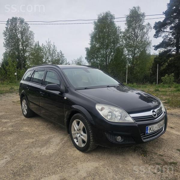 Melns Opel Astra 2007 Rīga, ar dzinēja tilpumu 1.70 L un nobraukumu 370 tūkst. km par 1390 €, foto 1 vietnē AUTOMOTO.COM.LV