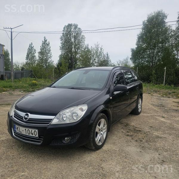 Melns Opel Astra 2007 Rīga, ar dzinēja tilpumu 1.70 L un nobraukumu 370 tūkst. km par 1390 €, foto 3 vietnē AUTOMOTO.COM.LV