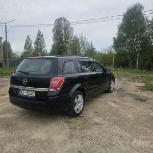 Black Opel Astra 2007 in Riga, with an engine capacity of 1.70 L and mileage of 370 thousand km for 1390 €, photo 5 on AUTOMOTO.COM.LV
