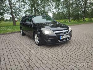 Black Opel Astra 2007 in Tukums, with an engine capacity of 1.90 L and mileage of 254 thousand km for 1750 €, photo 6 on AUTOMOTO.COM.LV