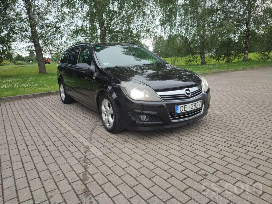 Black Opel Astra 2007 in Tukums, with an engine capacity of 1.90 L and mileage of 254 thousand km for 1750 €, photo 6 on AUTOMOTO.COM.LV