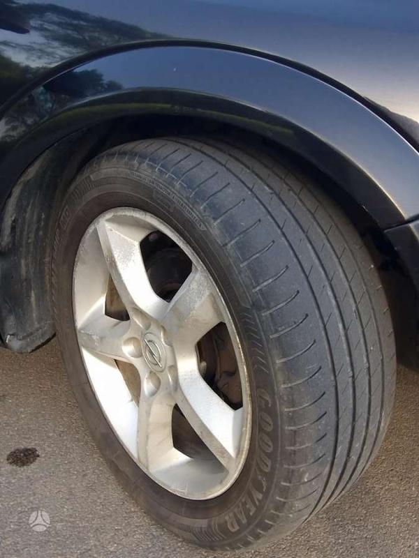 Black Opel Astra 2007 in Kretinga, with an engine capacity of 1.91 L and mileage of 420 thousand km for 1250 €, photo 6 on AUTOMOTO.COM.LV