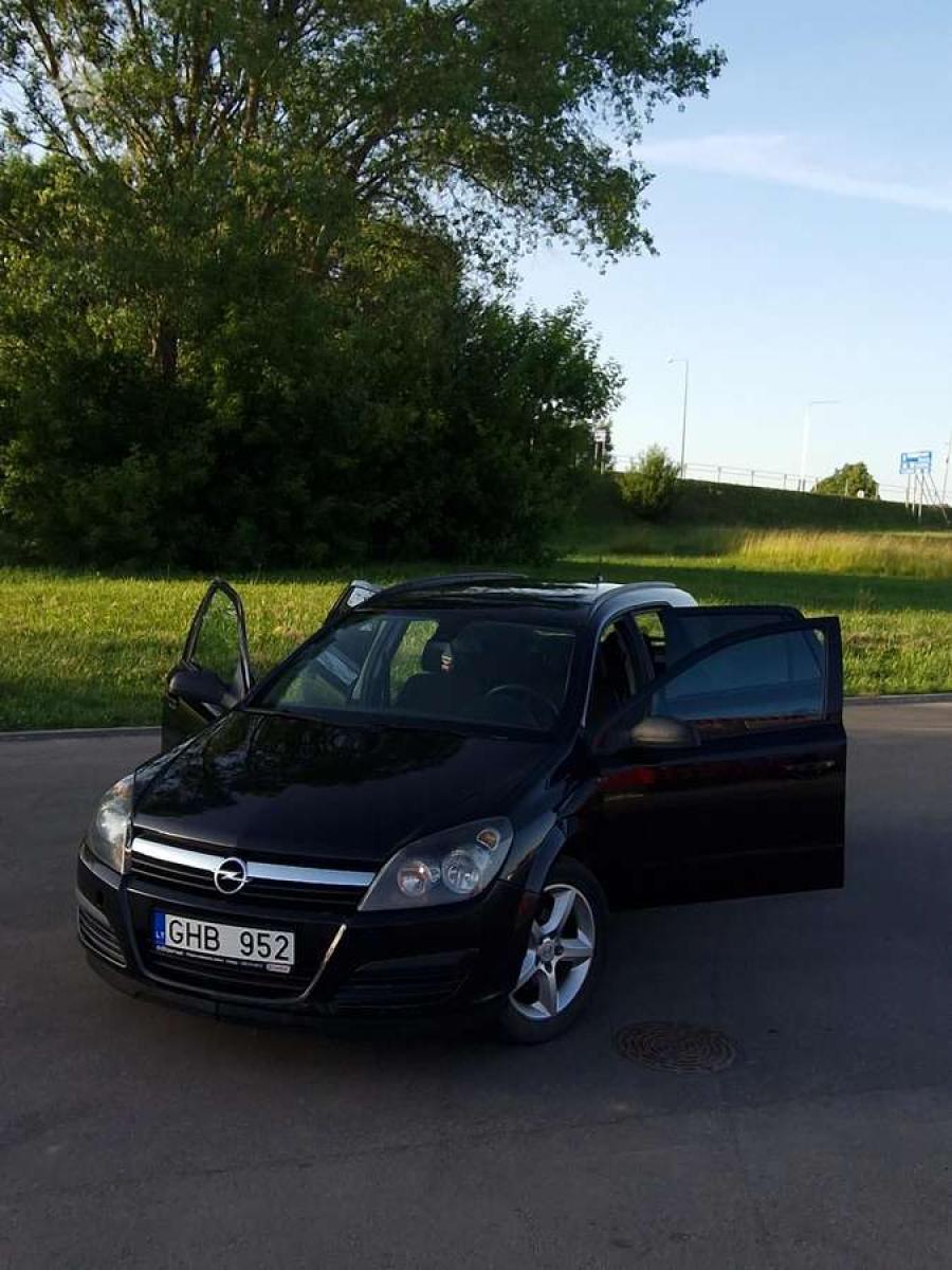 Black Opel Astra 2007 in Kretinga, with an engine capacity of 1.91 L and mileage of 420 thousand km for 1250 €, photo 8 on AUTOMOTO.COM.LV