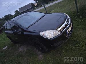 Black Opel Astra 2007 in Bauska, with an engine capacity of 1.70 L and mileage of 397 thousand km for 1350 €, photo  on AUTOMOTO.COM.LV