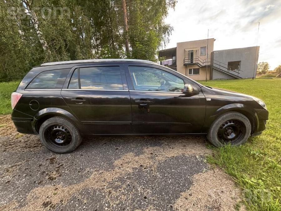 Melns Opel Astra 2007 Cēsis, ar dzinēja tilpumu 1.90 L un nobraukumu 467 tūkst. km par 550 €, foto 4 vietnē AUTOMOTO.COM.LV
