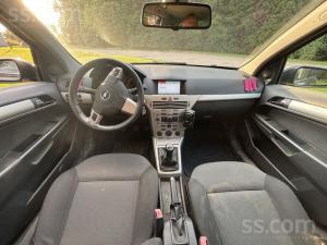 Melns Opel Astra 2007 Cēsis, ar dzinēja tilpumu 1.90 L un nobraukumu 467 tūkst. km par 550 €, foto 8 vietnē AUTOMOTO.COM.LV