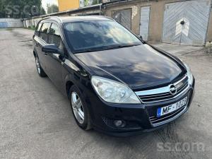 Black Opel Astra 2007 in Valmiera, with an engine capacity of 1.90 L and mileage of 235 thousand km for 1600 €, photo 5 on AUTOMOTO.COM.LV