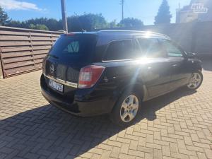 Black Opel Astra 2007 in Kaunas, with an engine capacity of 1.90 L and mileage of 270 thousand km for 1500 €, photo 5 on AUTOMOTO.COM.LV