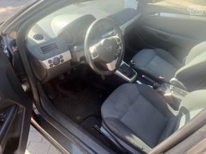 Black Opel Astra 2007 in Kaunas, with an engine capacity of 1.90 L and mileage of 270 thousand km for 1500 €, photo 14 on AUTOMOTO.COM.LV