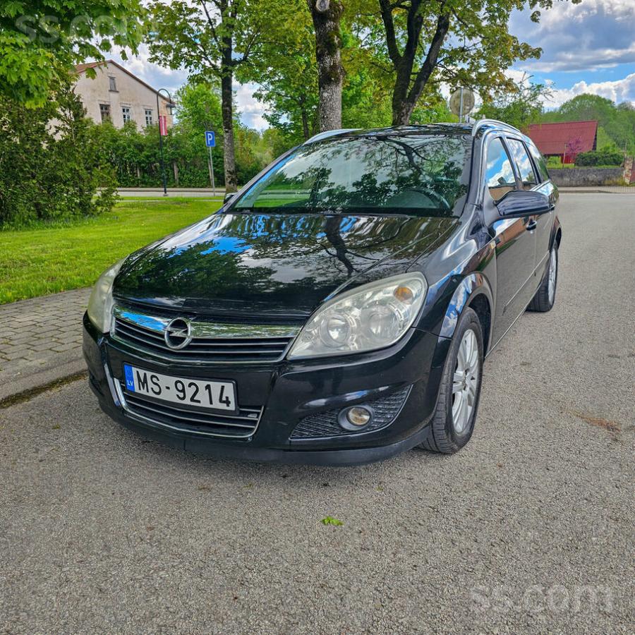Melns Opel Astra 2008 Ogre, ar dzinēja tilpumu 1.70 L un nobraukumu 310 tūkst. km par 1850 €, foto 1 vietnē AUTOMOTO.COM.LV