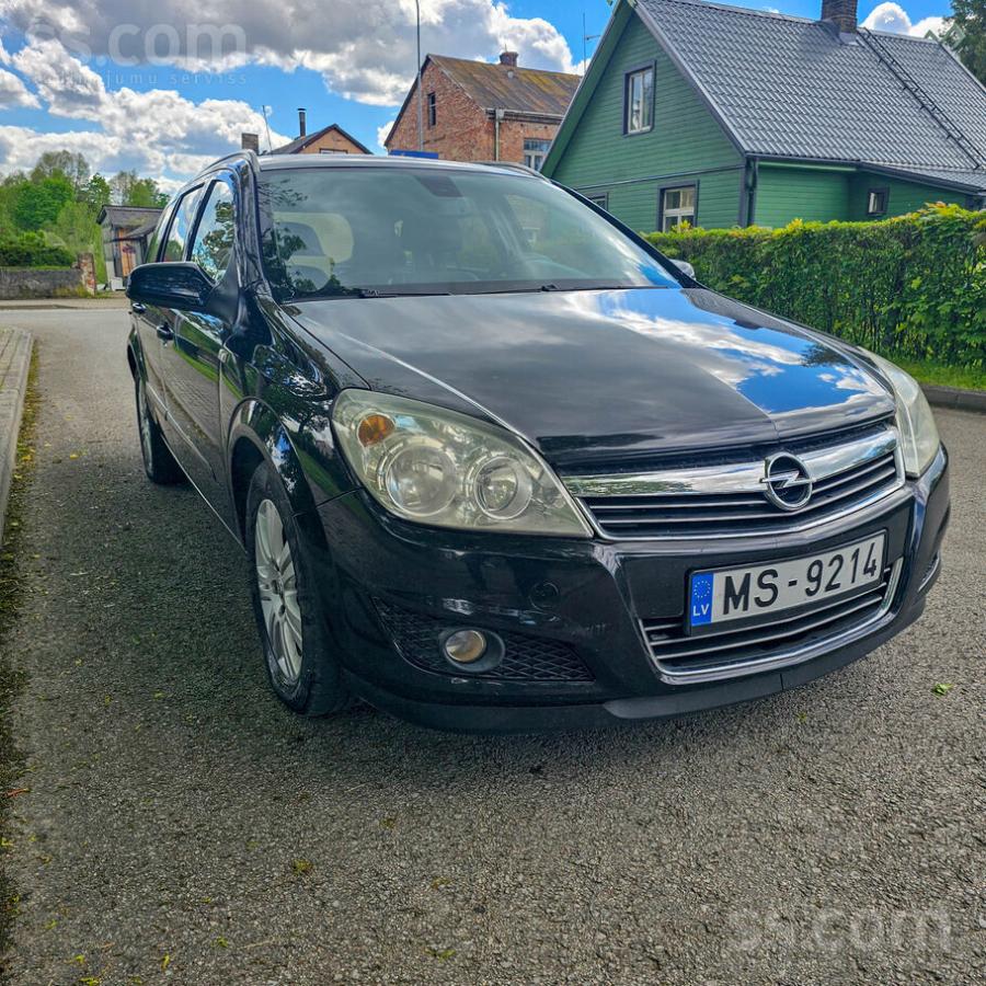 Melns Opel Astra 2008 Ogre, ar dzinēja tilpumu 1.70 L un nobraukumu 310 tūkst. km par 1850 €, foto 2 vietnē AUTOMOTO.COM.LV
