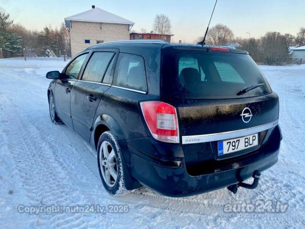 Melns Opel Astra 2008 Hāpsalu, ar dzinēja tilpumu 1.70 L un nobraukumu 390 tūkst. km par 1650 €, foto 5 vietnē AUTOMOTO.COM.LV